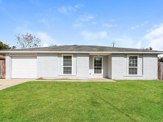 16739 Forest Bend Ave, Friendswood, TX 77546