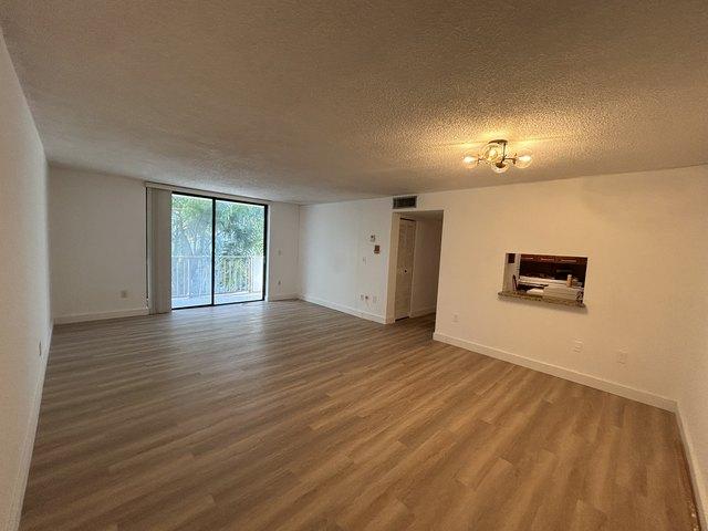 1673 Bay Rd Apt 405, Miami Beach, FL 33139