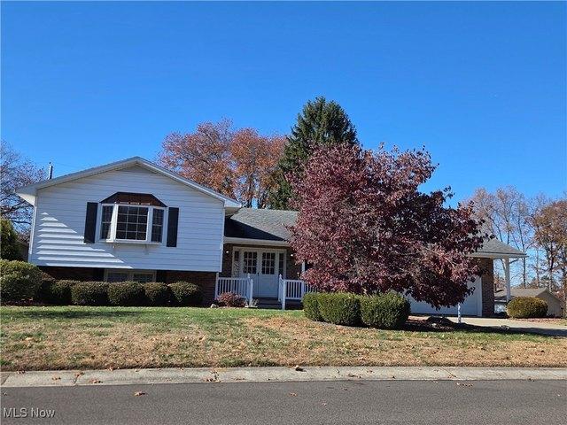 1673 Flint Ln, Coshocton, OH 43812