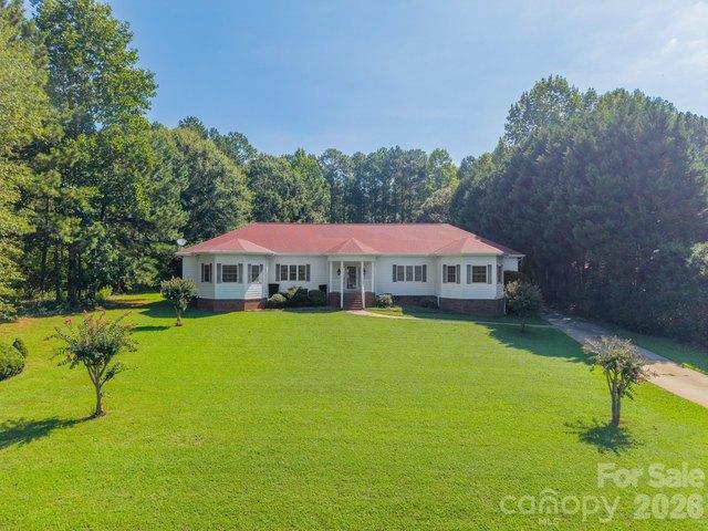 1673 Forest Ridge Dr, Stanley, NC 28164