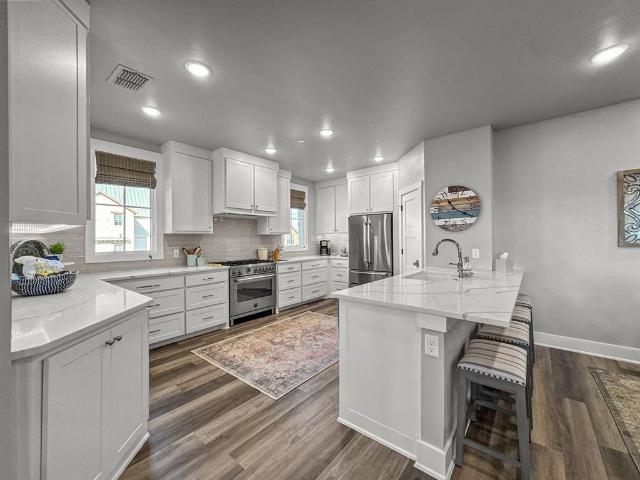1673 Scenic Drive # 203