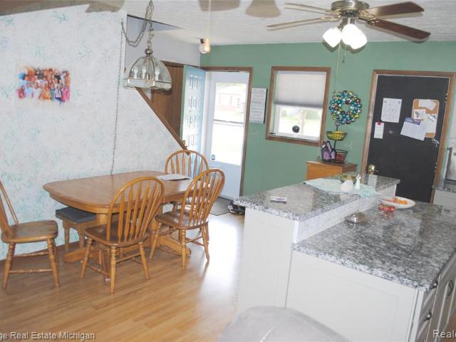 1673 Woodlake Circle