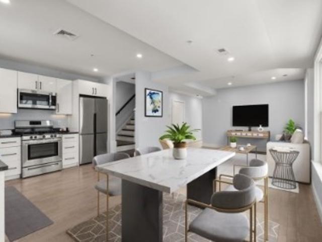 167 Charles St, Unit 4, Waltham, MA 02453 | MLS #73490