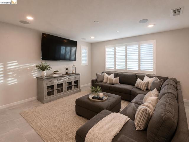 167 Davisco Dr