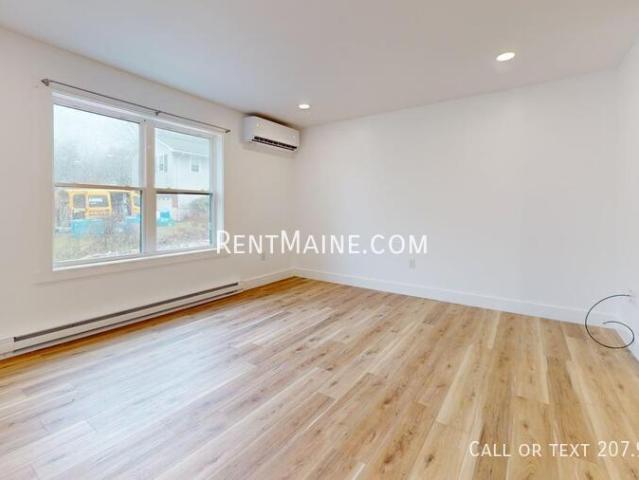 167 Kennebec Rd. Apt 2 beds, 1 full and 1 half bath
