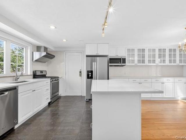 167 Old Mill Rd, Manhasset, NY 11030 | MLS #992685