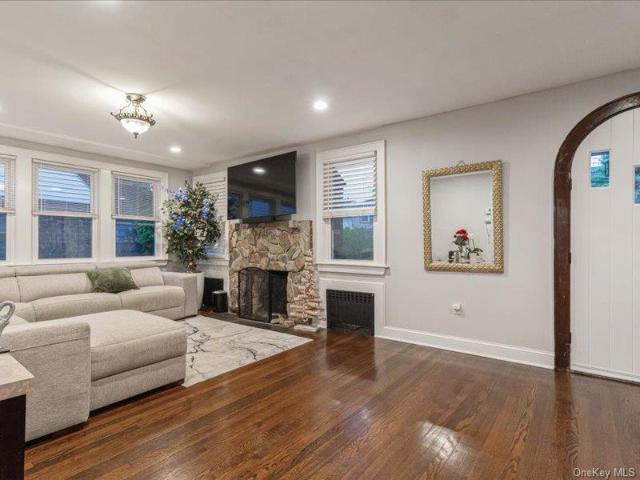 167 Lakeview Ave