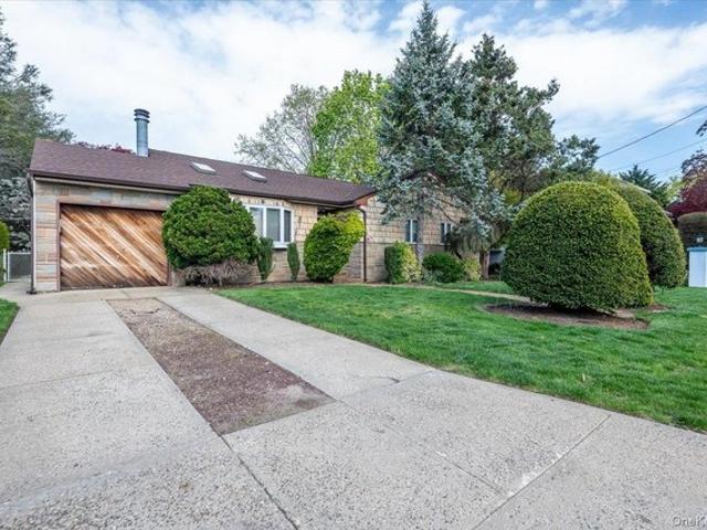 167 Maple Ave, East Meadow, NY 11554