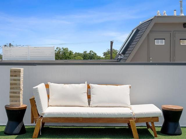 167 S Prairie Ave, Dallas, TX 75226 | MLS #21233 | Compass