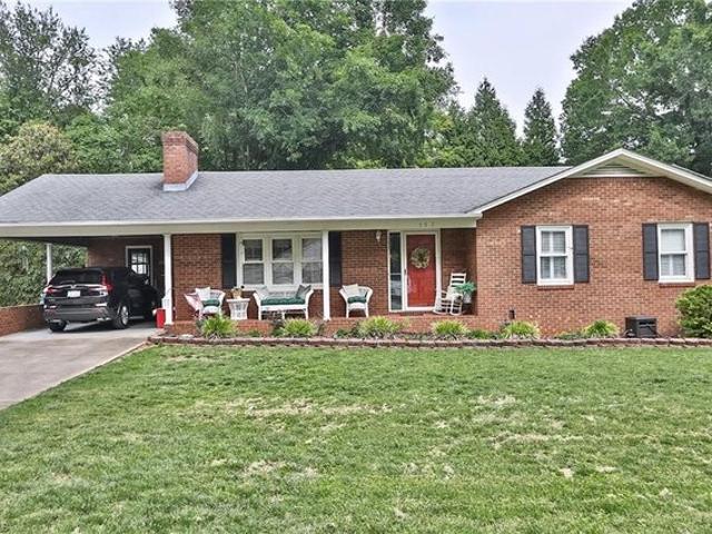 167 Speas Ave, Boonville, NC 27011