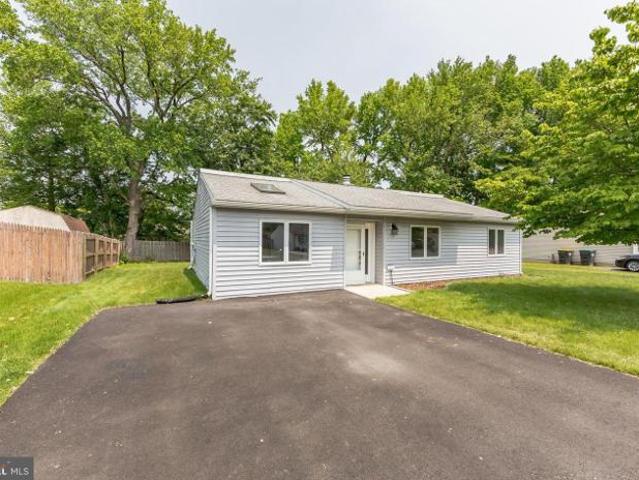 167 Piano Dr, Newark, DE 19713