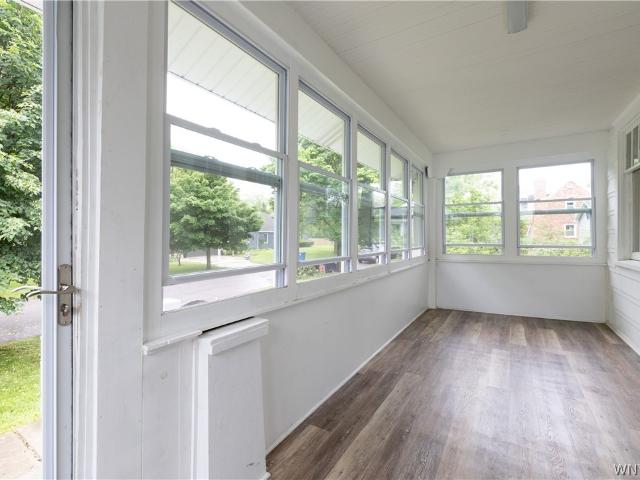167 Royal Parkway W