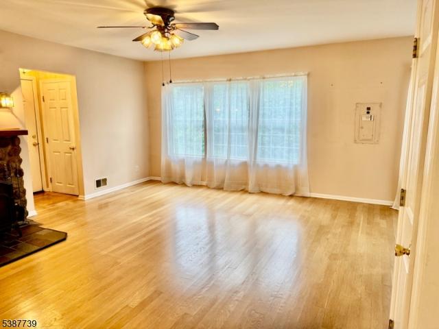 167 River Dr