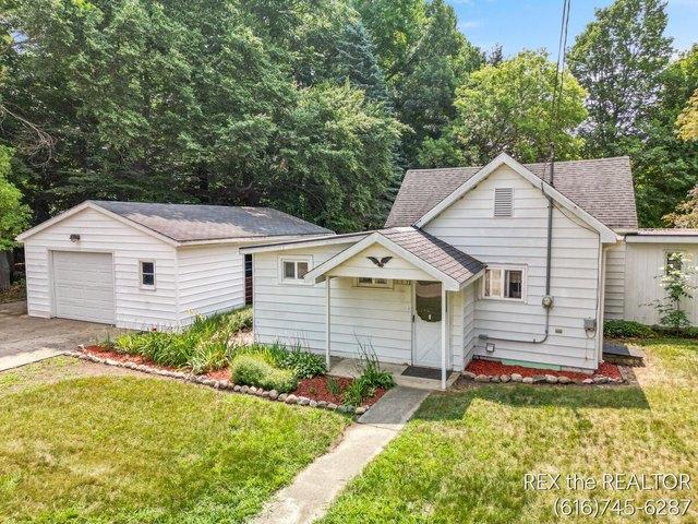 167 W Brooks St, Newaygo, MI 49337