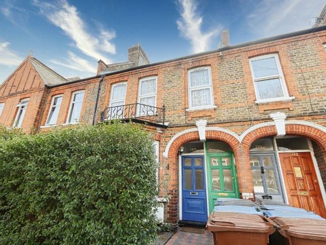 167 Winns Avenue, London E17, 2 bed flat to rent, £2,000 pcm | PrimeLocation
