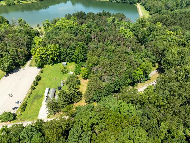 167 Twin Lakes Rd