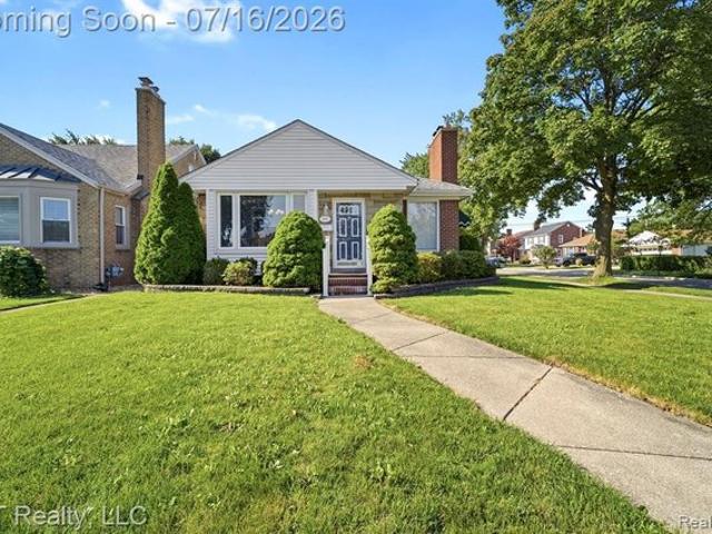 16847 Philomene Blvd, Allen Park, MI 48101