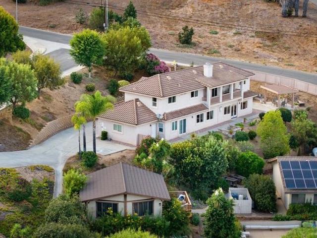 1684 Hubbard Pl, Escondido, CA 92027