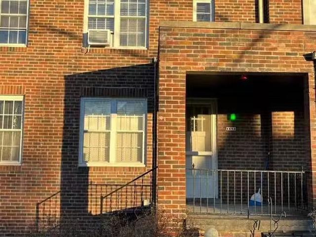 1684 Wyandotte Road 1682 1688 Wyandotte Road