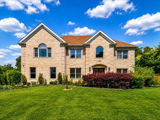 1685 Marion St, Roselle, IL 60172