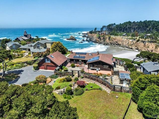 16861 Ocean Dr, Fort Bragg, CA 95437