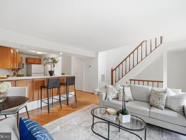 1686 Oaktree Court