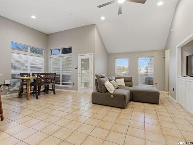 1686 Lantana