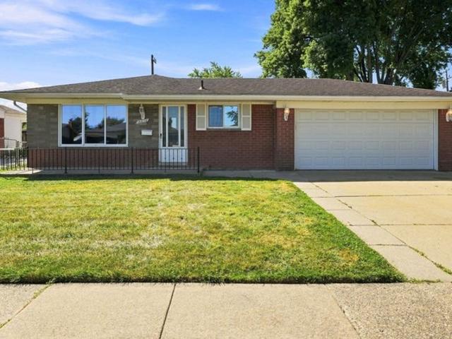16878 Grettel Ave, Fraser, MI 48026