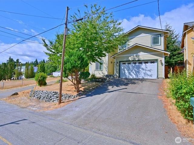 1687 Bayview Dr W, Bremerton, WA 98312
