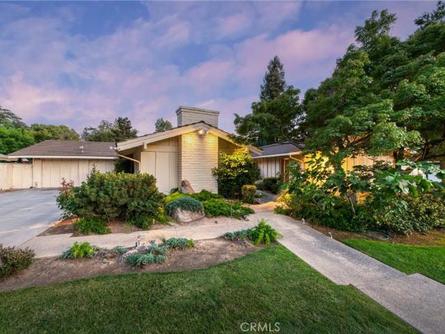 1687 W Dovewood