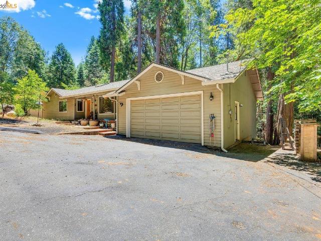 16887 E Brookside Dr