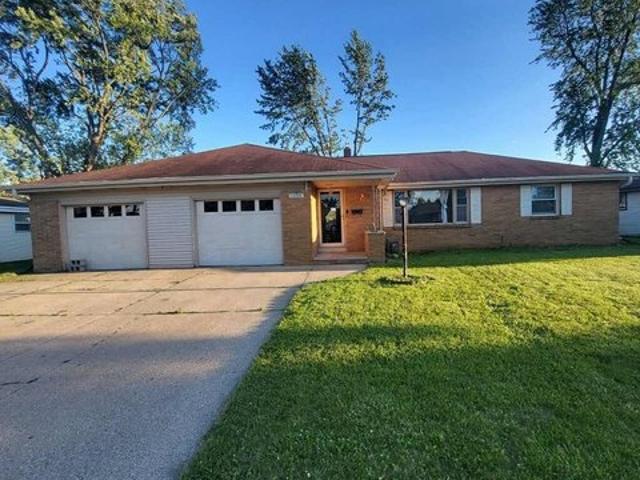 1688 Lilac Ln, Green Bay, WI 54302
