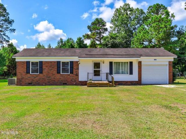 1688 W Wards Bridge Rd, Warsaw, NC 28398
