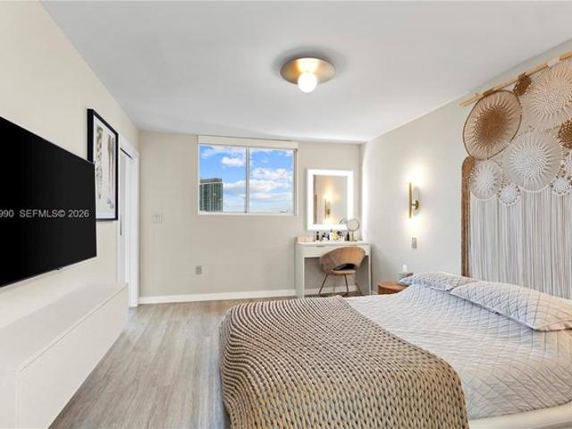 1688 West Ave Ph 4, Miami Beach, FL 33139
