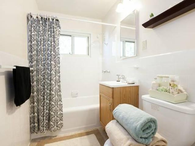 $1688 / 1br 676ft² Spacious 1 Bed Located 36th Ave w/ Hardwood, Close To Cal Train