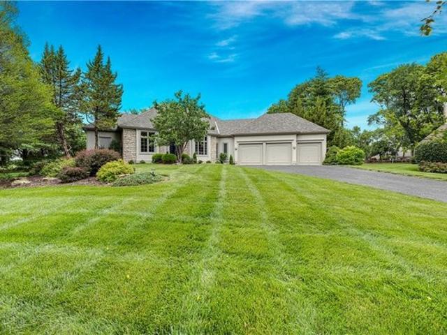 16890 Meadow Ln, Loch Lloyd, MO 64012