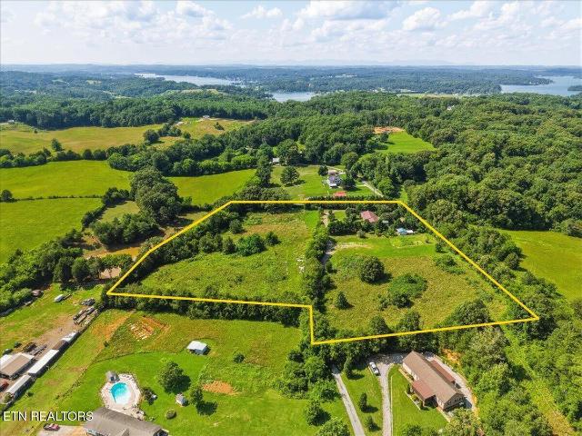 1689 Vaughn Rd