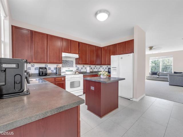 1689 W Turtle Creek Lane