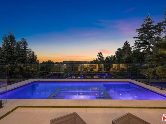 16800 Oak View Dr, Encino, CA 91436