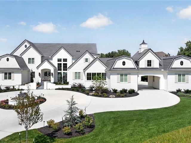 16801 Barton St, Overland Park, KS 66221