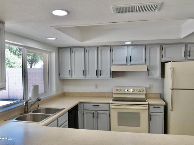 16801 N 45TH Place