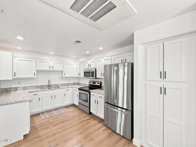 16801 N 94TH Street # 2060