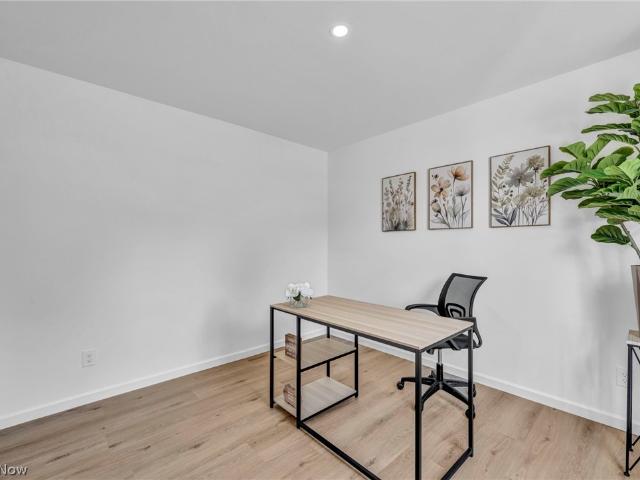 16801 Raymond
