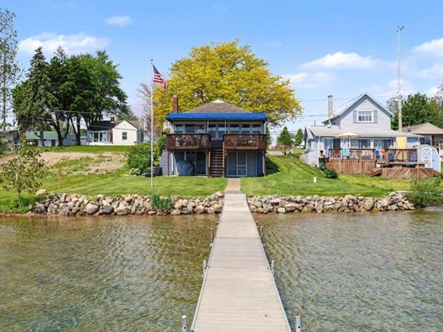 1680 Round Lake Hwy, Manitou Beach, MI 49253