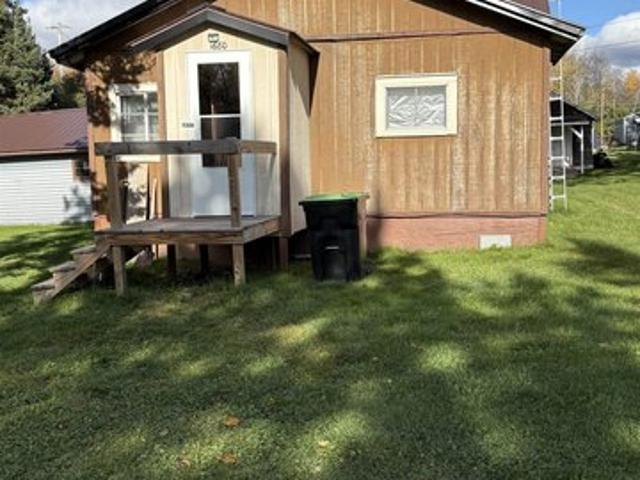 1680 W Franklin St, Iron River, MI 49935