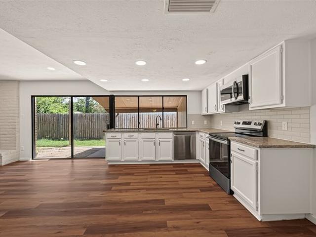 16810 Great Glen Dr, Houston, TX 77084