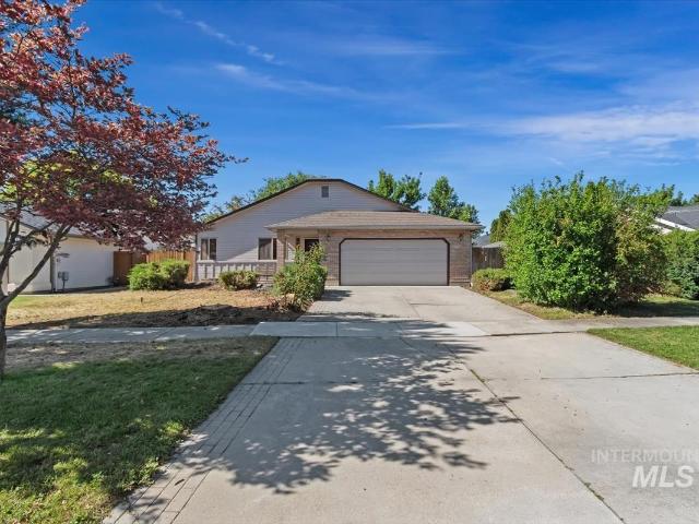 1681 E Laurelwood