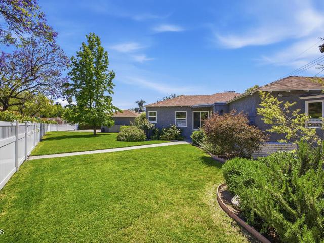 1681 Forest Ave, Pasadena, CA 91103 | MLS #P1 26880 | Compass