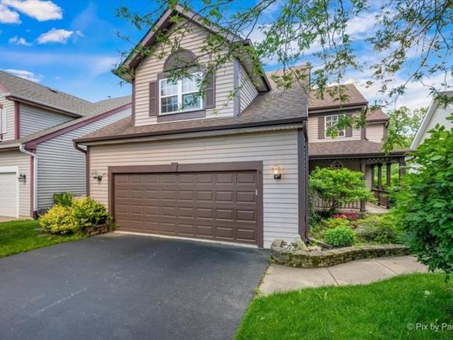 16820 W Serranda Dr, Libertyville, IL 60048