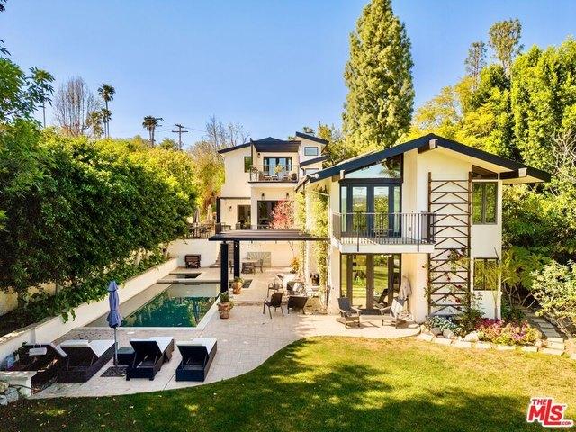 16820 Oak View Dr, Encino, CA 91436